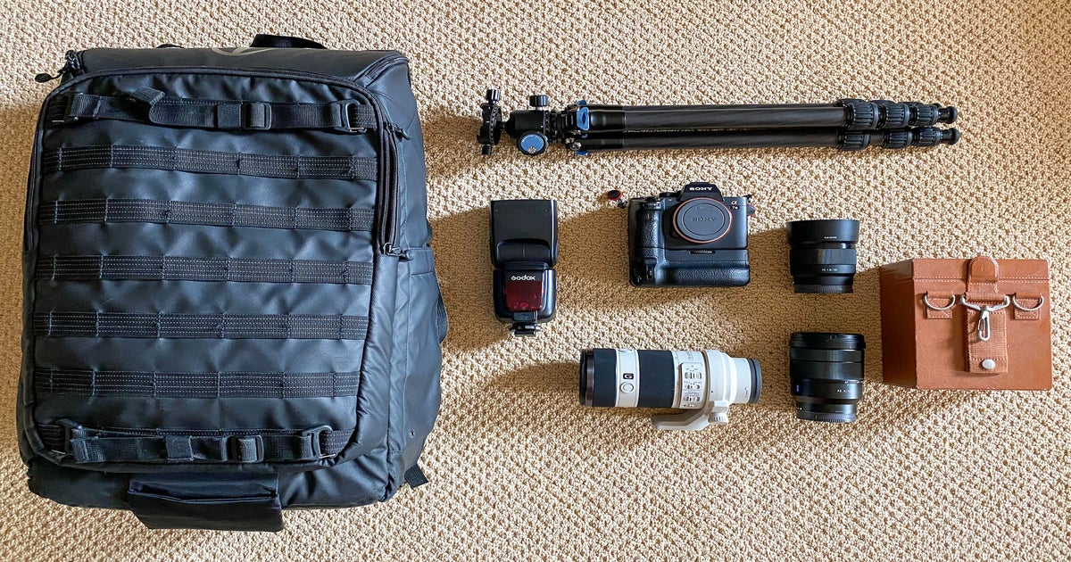 What’s In My Bag: A Simple Kit Of Two Lightweight Zooms & A Compact ...